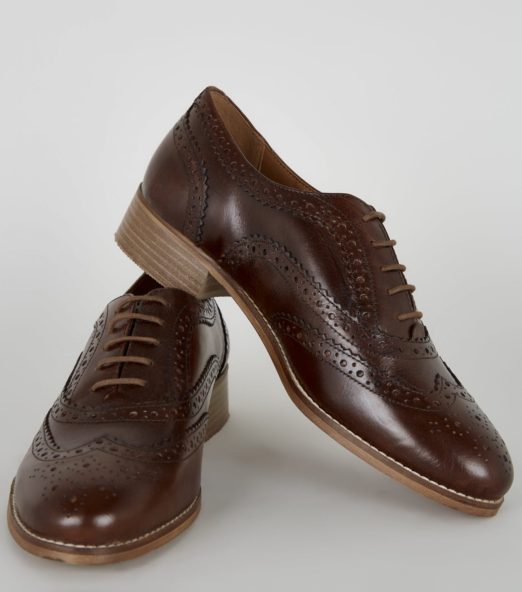 Chaussures Richelieu marron foncé en cuir à lacets - Drest