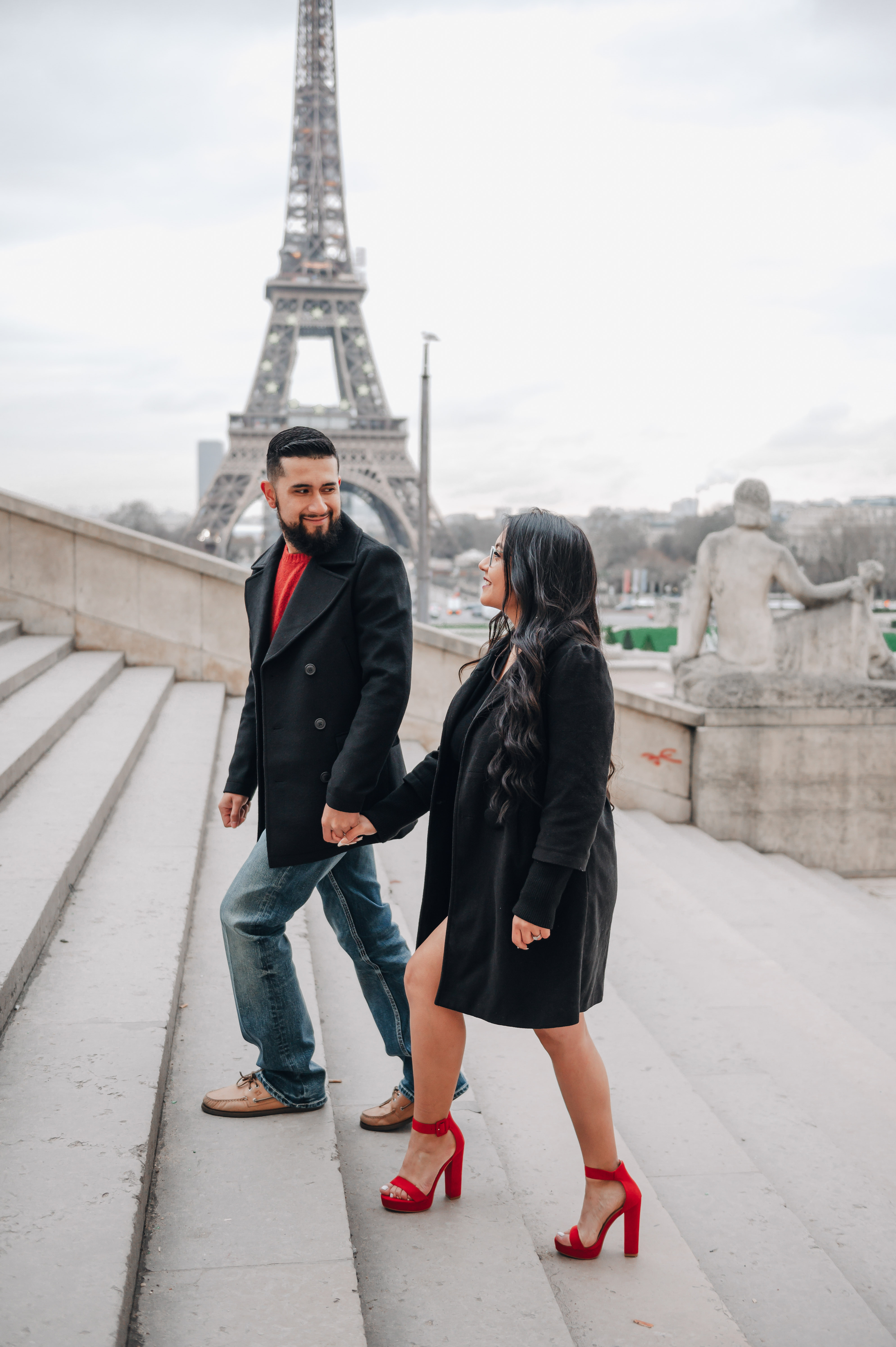 January in Paris/ Lovestory in front of the Eiffel tower - Paris ...