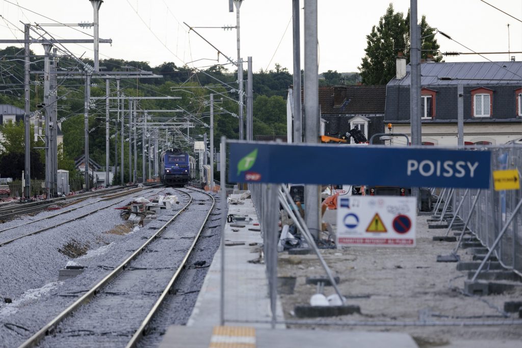 Les travaux Eole dans ma gare de Poissy | EOLE - RER E