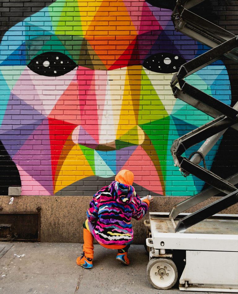 Nueva York tiene un nuevo mural instagrameable y lo firma Okuda