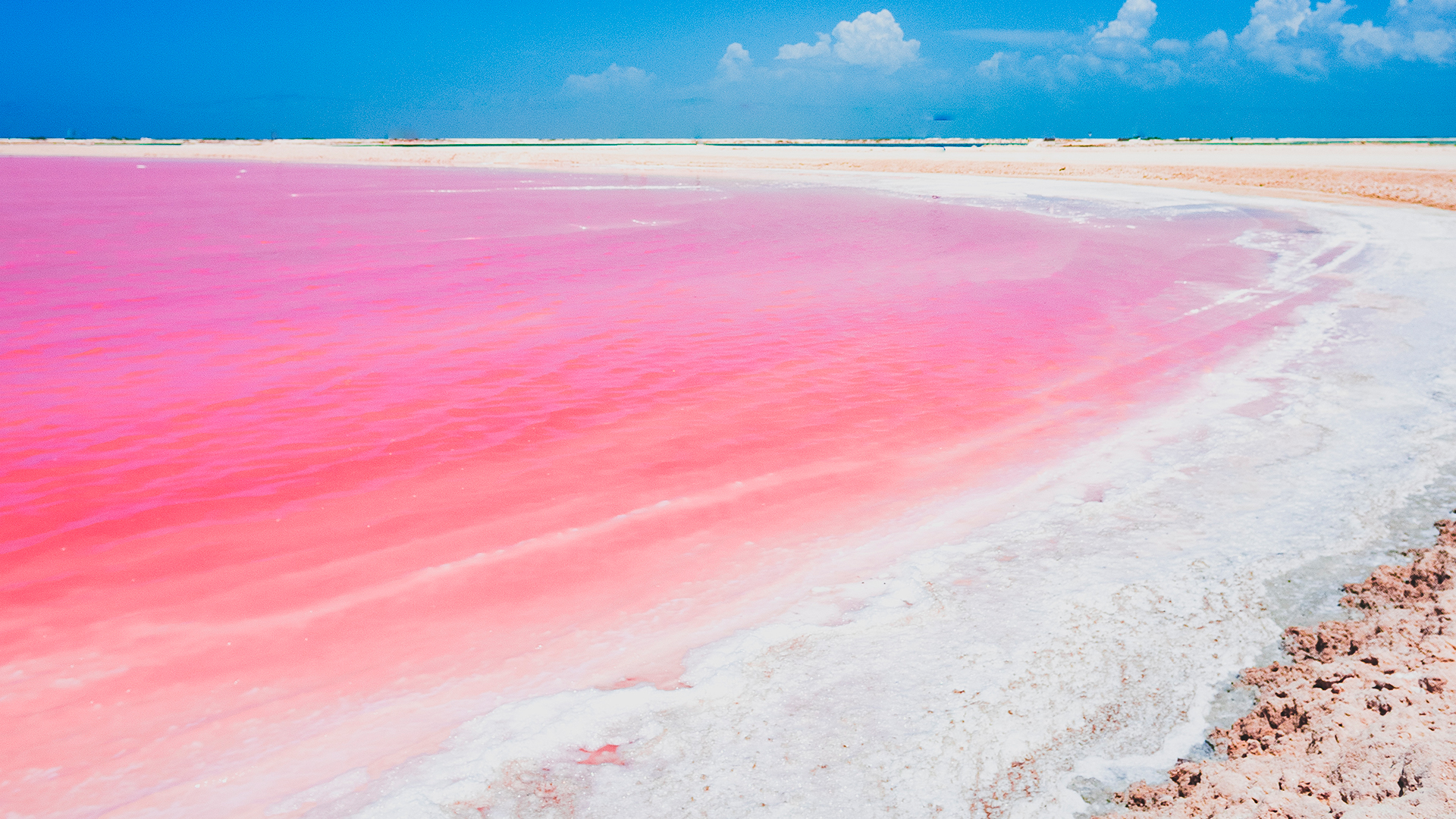 11 playas coloridas que debes conocer y contemplar